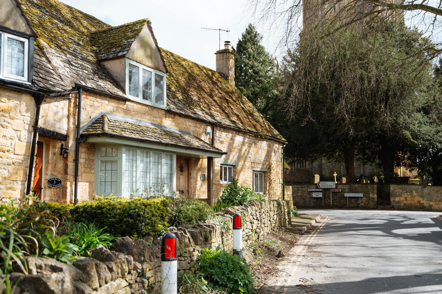 Getting to and Around the Cotswolds: Transport Guide - Cotswolds Tourism